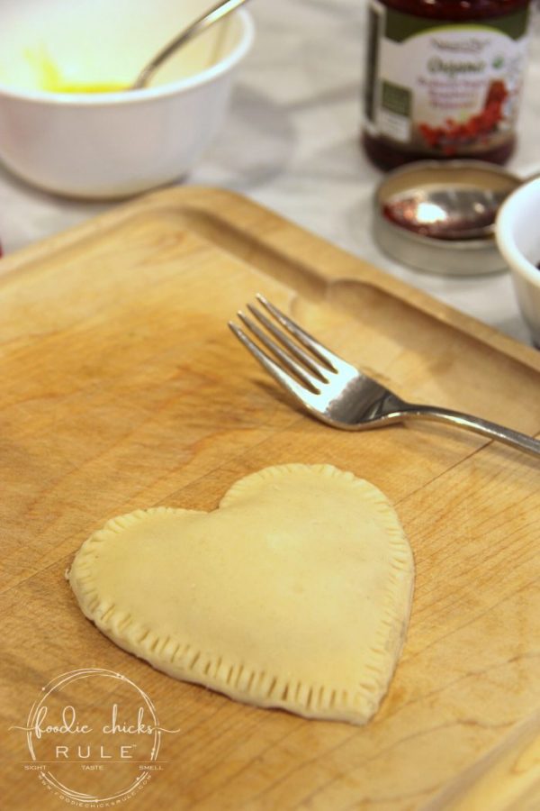 Chocolate Raspberry Mini Heart Pies (these are adorable!) - Foodie ...